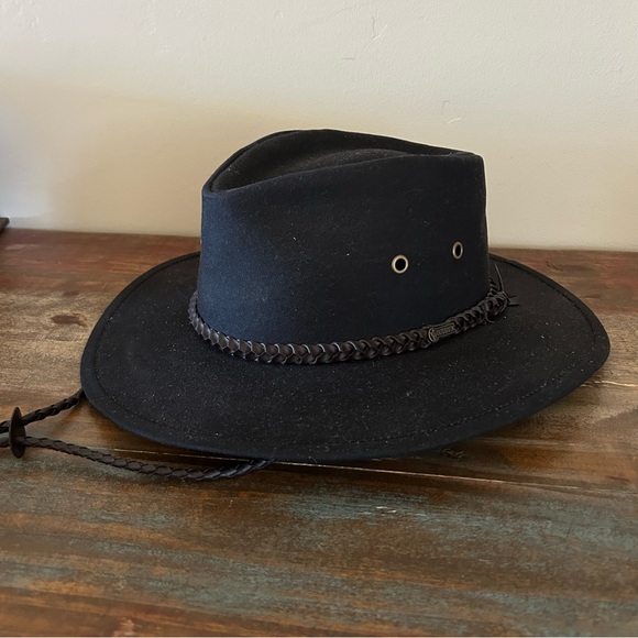 Outback Trading Co. | Accessories | New Outback Grizzly Oilskin Hat ...